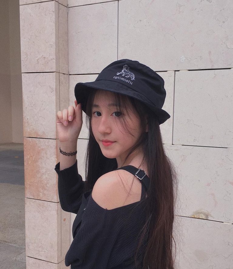 Alexandra Chelsea Model dan Influencer Populer Asal Jakarta - Biodata ...