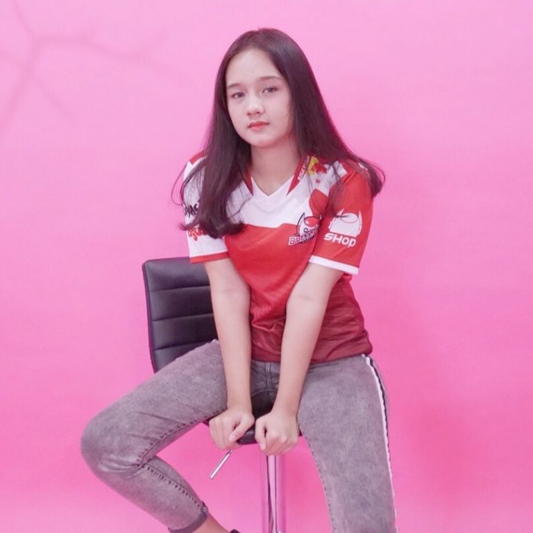 Rachel Azzahralika Streamer dan Influencer Game Mobile - Biodata Artis ...